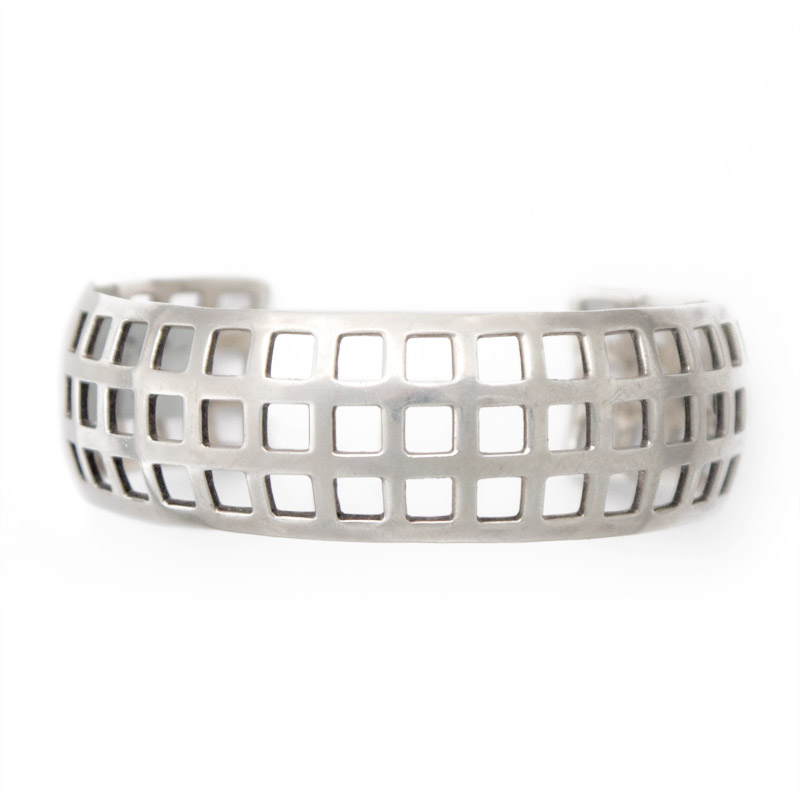 Sterling Silver Spinning Ball Ring | Jewelsmith